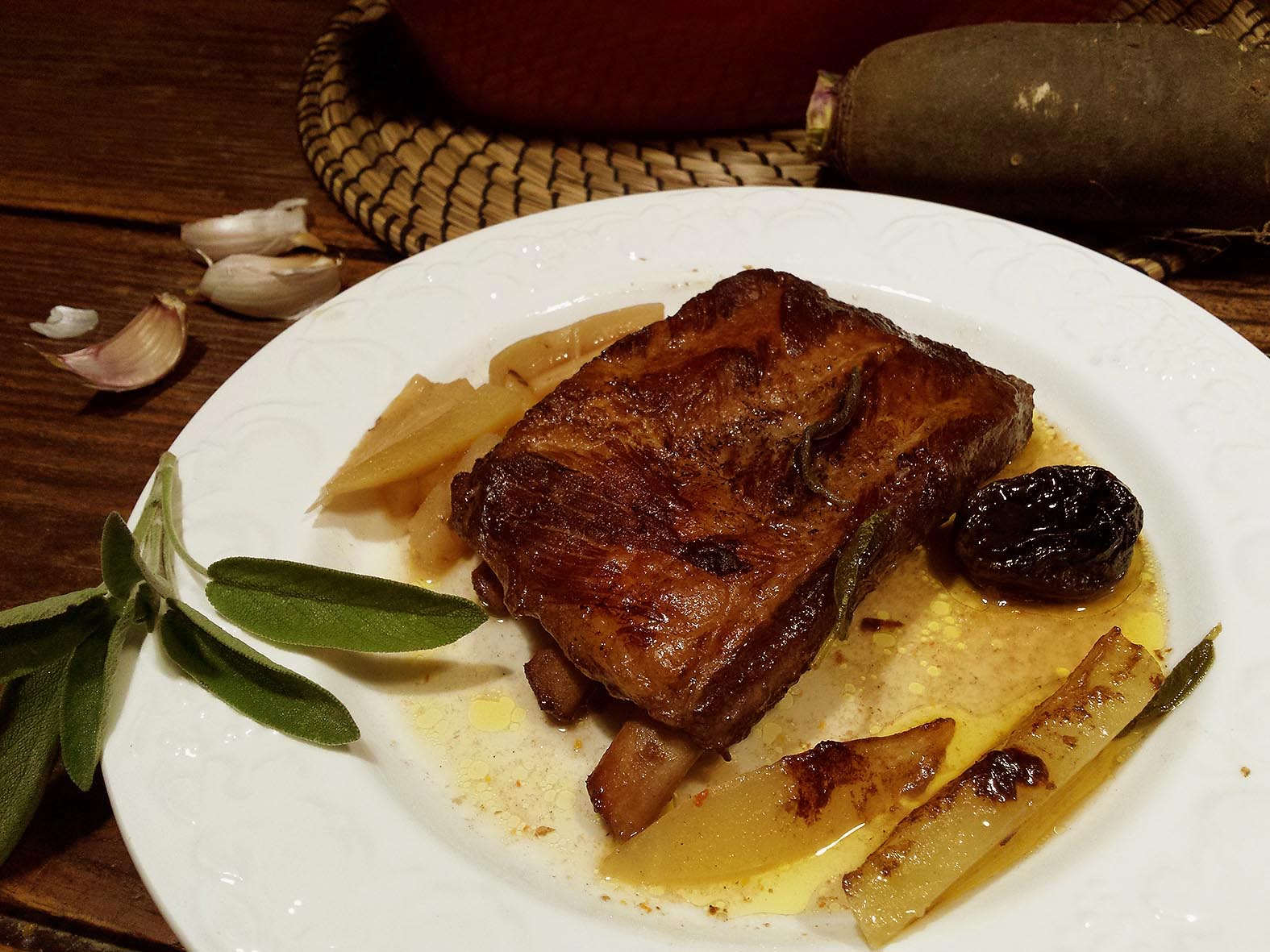 COSTELLÓ DE PORC ROSTIT AMB NAPS - Els Fogons de Can Sibina